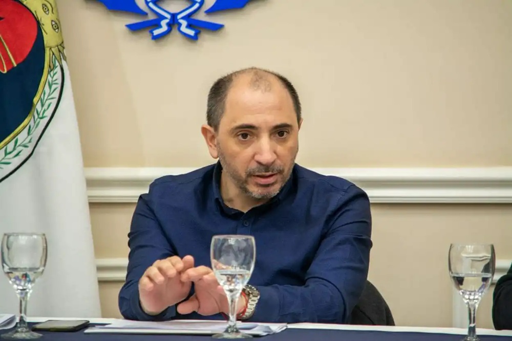 Crecen los repudios a la denuncia contra Javier Stoessel: acusan a la CSS de persecución ...